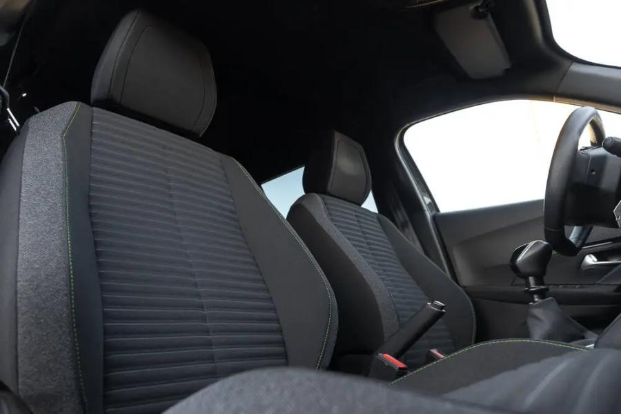 Grey Peugeot 2008 2023 in Jelgava, with an engine capacity of 1.20 L and mileage of 98 thousand km for 11490 €, photo 11 on AUTOMOTO.COM.LV