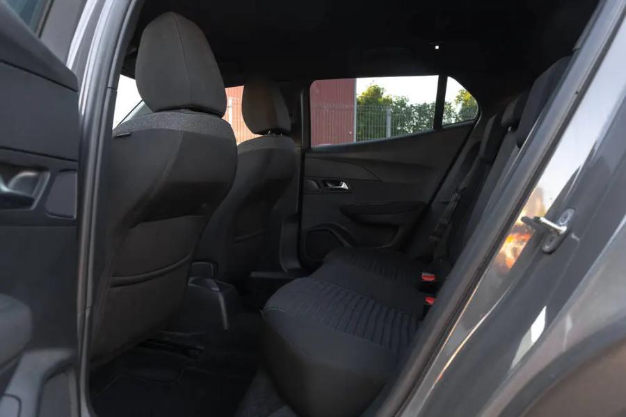 Grey Peugeot 2008 2023 in Jelgava, with an engine capacity of 1.20 L and mileage of 98 thousand km for 11490 €, photo 15 on AUTOMOTO.COM.LV