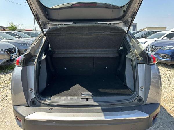 Pelēks Peugeot 2008 2023 Viļņa, ar dzinēja tilpumu 1.20 L un nobraukumu 177 tūkst. km par 11615 €, foto 8 vietnē AUTOMOTO.COM.LV