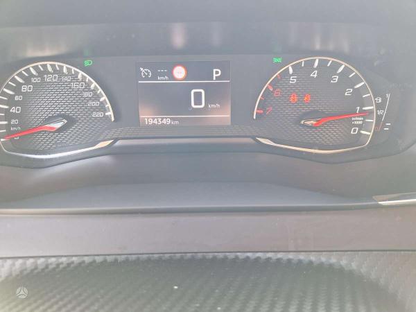 Pelēks Peugeot 2008 2023 Tauragė, ar dzinēja tilpumu 1.50 L un nobraukumu 192 tūkst. km par 11500 €, foto 10 vietnē AUTOMOTO.COM.LV