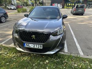 Grey Peugeot 2008 2023 in Riga, with an engine capacity of 1.20 L and mileage of 19 thousand km for 23500 €, photo  on AUTOMOTO.COM.LV