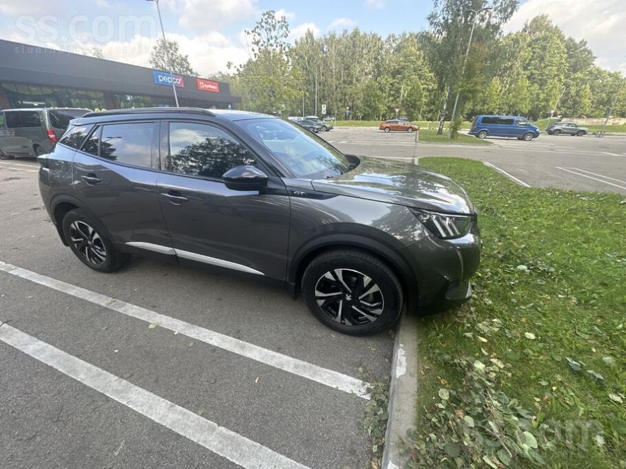 Grey Peugeot 2008 2023 in Riga, with an engine capacity of 1.20 L and mileage of 19 thousand km for 23500 €, photo 4 on AUTOMOTO.COM.LV