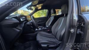 Grey Peugeot 2008 2023 in Jelgava, with an engine capacity of 1.20 L and mileage of 0 thousand km for 13900 €, photo 12 on AUTOMOTO.COM.LV