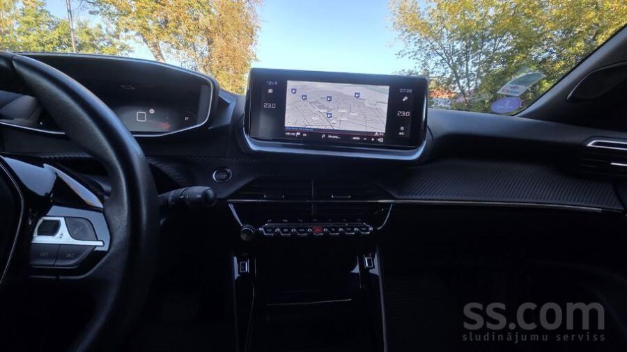 Grey Peugeot 2008 2023 in Jelgava, with an engine capacity of 1.20 L and mileage of 0 thousand km for 13900 €, photo 16 on AUTOMOTO.COM.LV