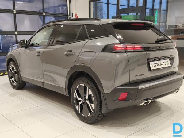 Grey Peugeot 2008 2024 in Riga, with an engine capacity of 1.20 L and mileage of 13 thousand km for 23990 €, photo 4 on AUTOMOTO.COM.LV