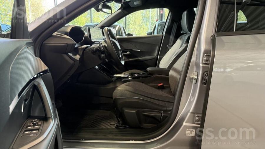 Grey Peugeot 2008 2024 in Riga, with an engine capacity of 1.20 L and mileage of 50 thousand km for 22500 €, photo 11 on AUTOMOTO.COM.LV