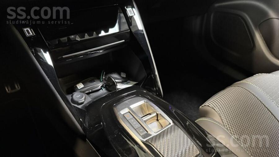 Pelēks Peugeot 2008 2024 Rīga, ar dzinēja tilpumu 1.20 L un nobraukumu 9 tūkst. km par 20900 €, foto 23 vietnē AUTOMOTO.COM.LV