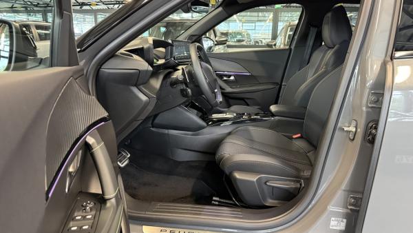 Pelēks Peugeot 2008 2024 Rīga, ar dzinēja tilpumu 1.20 L un nobraukumu 9 tūkst. km par 2090000 €, foto 9 vietnē AUTOMOTO.COM.LV