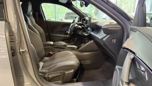 Pelēks Peugeot 2008 2024 Rīga, ar dzinēja tilpumu 1.20 L un nobraukumu 9 tūkst. km par 2090000 €, foto 15 vietnē AUTOMOTO.COM.LV
