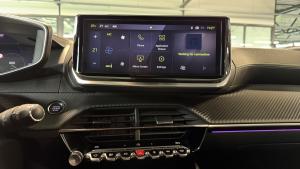 Pelēks Peugeot 2008 2024 Rīga, ar dzinēja tilpumu 1.20 L un nobraukumu 9 tūkst. km par 2090000 €, foto 20 vietnē AUTOMOTO.COM.LV