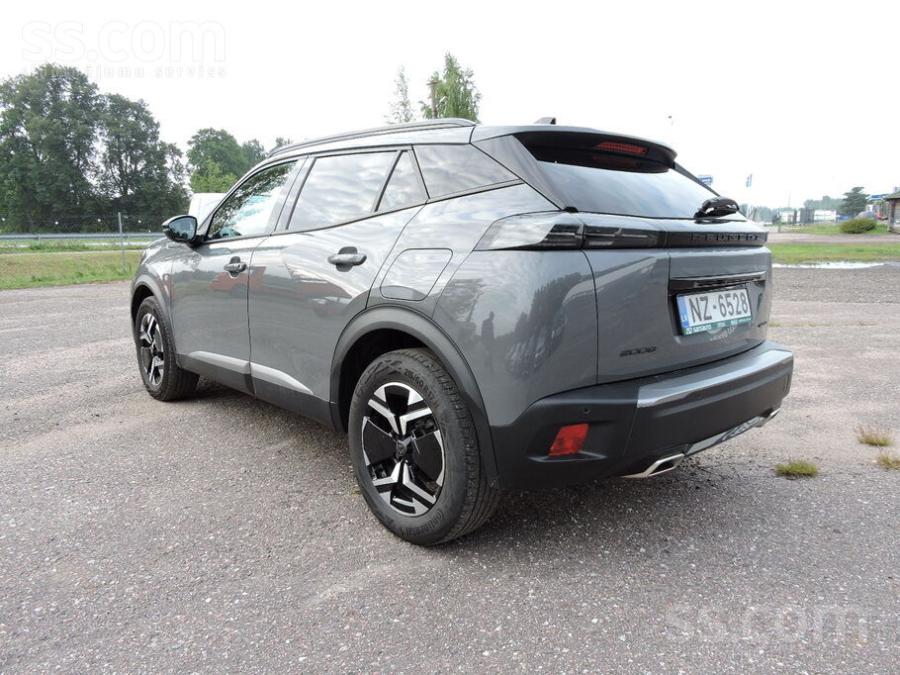 Grey Peugeot 2008 2024 in Cesis, with an engine capacity of 1.20 L and mileage of 35 thousand km for 21350 €, photo 4 on AUTOMOTO.COM.LV