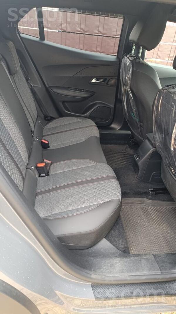Grey Peugeot 2008 2024 in Riga, with an engine capacity of 1.20 L and mileage of 31 thousand km for 20500 €, photo 6 on AUTOMOTO.COM.LV