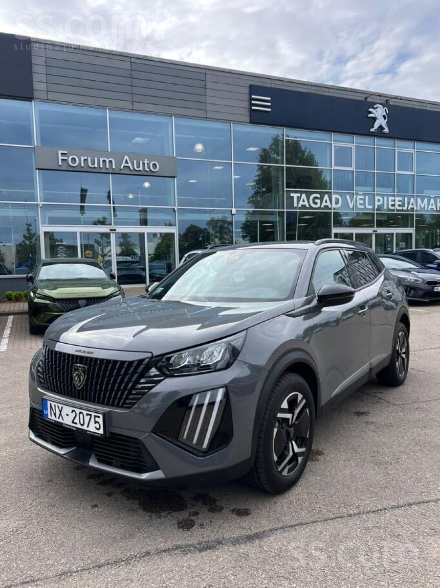 Grey Peugeot 2008 2024 in Riga, with an engine capacity of 1.20 L and mileage of 31 thousand km for 19900 €, photo 1 on AUTOMOTO.COM.LV