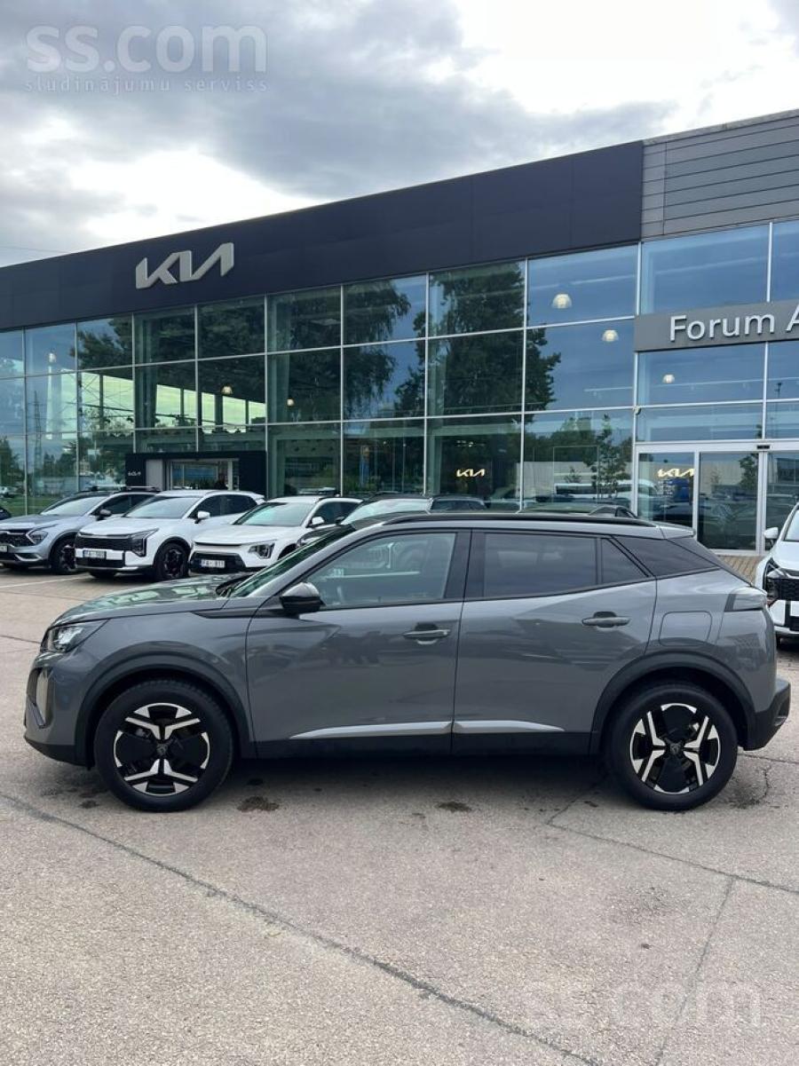 Grey Peugeot 2008 2024 in Riga, with an engine capacity of 1.20 L and mileage of 31 thousand km for 19900 €, photo 3 on AUTOMOTO.COM.LV