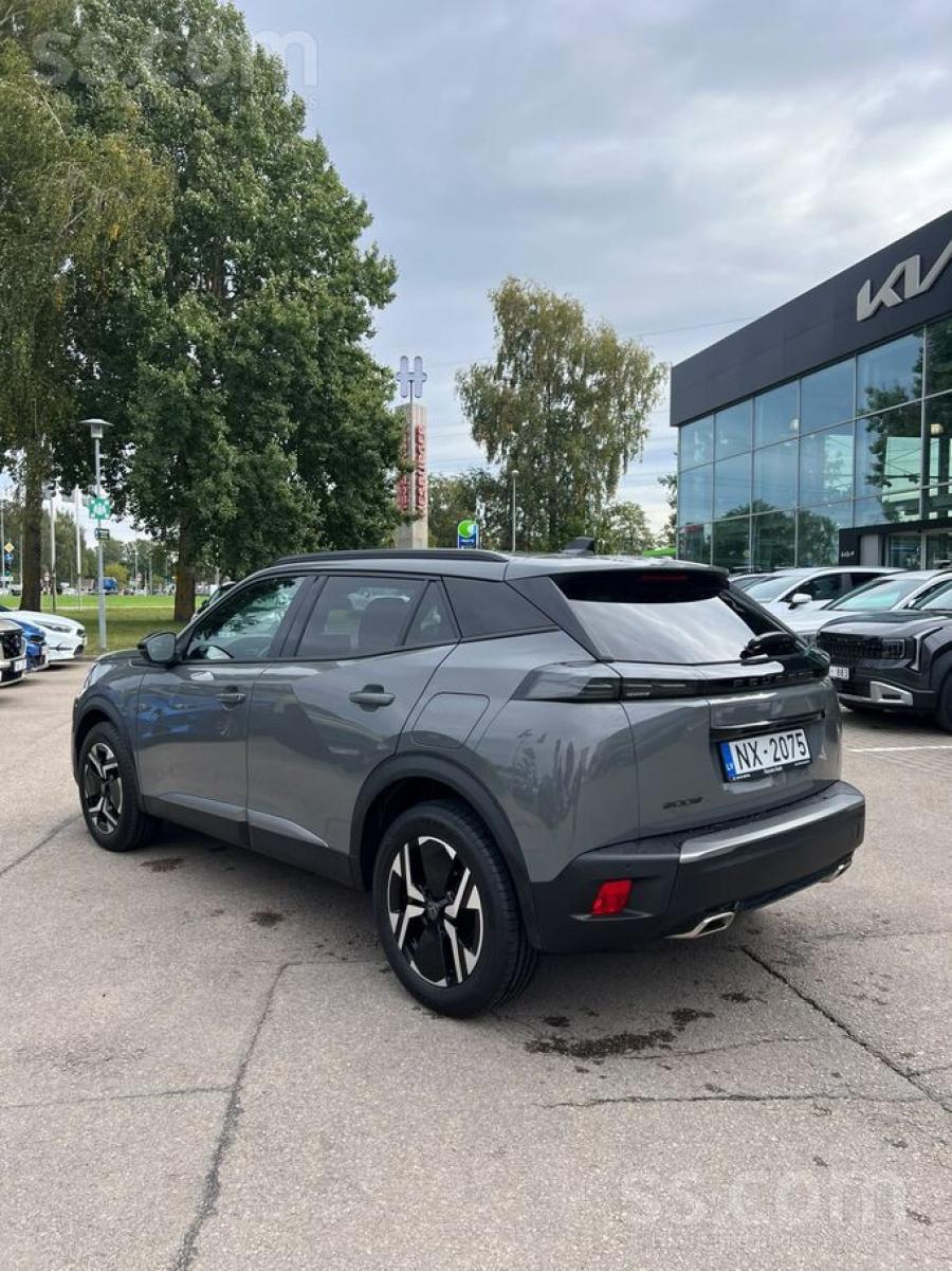 Grey Peugeot 2008 2024 in Riga, with an engine capacity of 1.20 L and mileage of 31 thousand km for 19900 €, photo 4 on AUTOMOTO.COM.LV