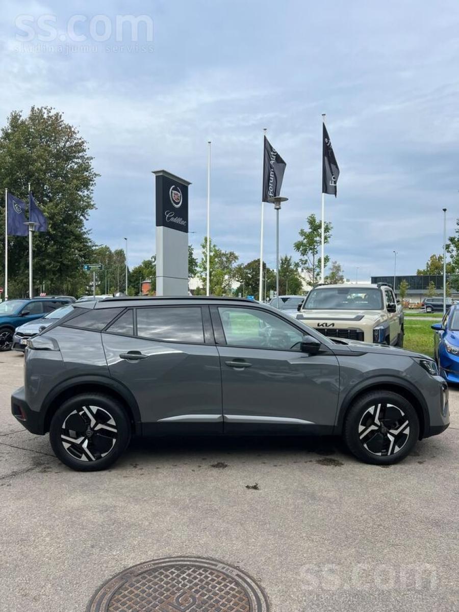 Grey Peugeot 2008 2024 in Riga, with an engine capacity of 1.20 L and mileage of 31 thousand km for 19900 €, photo 7 on AUTOMOTO.COM.LV
