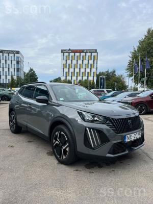 Grey Peugeot 2008 2024 in Riga, with an engine capacity of 1.20 L and mileage of 31 thousand km for 19900 €, photo 8 on AUTOMOTO.COM.LV
