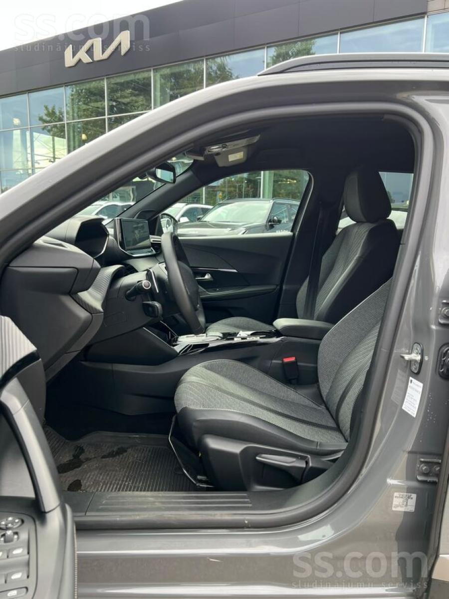 Grey Peugeot 2008 2024 in Riga, with an engine capacity of 1.20 L and mileage of 31 thousand km for 19900 €, photo 13 on AUTOMOTO.COM.LV