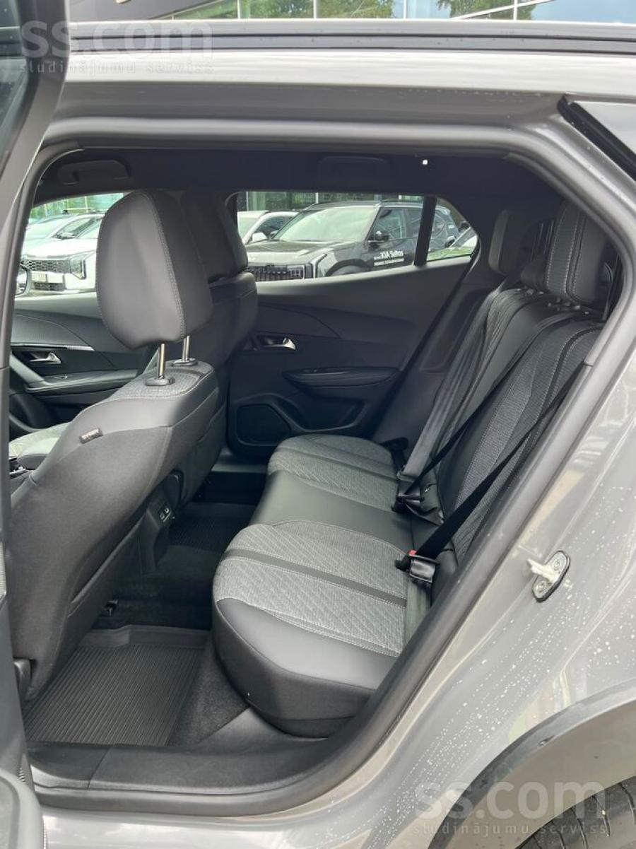 Grey Peugeot 2008 2024 in Riga, with an engine capacity of 1.20 L and mileage of 31 thousand km for 19900 €, photo 15 on AUTOMOTO.COM.LV