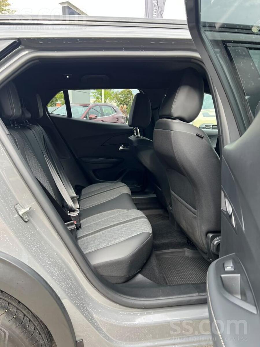 Grey Peugeot 2008 2024 in Riga, with an engine capacity of 1.20 L and mileage of 31 thousand km for 19900 €, photo 17 on AUTOMOTO.COM.LV
