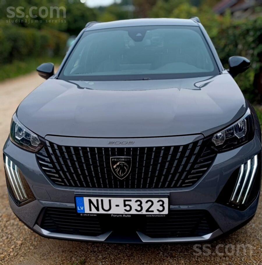 Grey Peugeot 2008 2024 in Riga, with an engine capacity of 1.20 L and mileage of 31 thousand km for 18300 €, photo 4 on AUTOMOTO.COM.LV