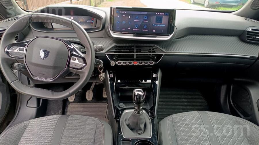 Grey Peugeot 2008 2024 in Riga, with an engine capacity of 1.20 L and mileage of 31 thousand km for 18300 €, photo 7 on AUTOMOTO.COM.LV