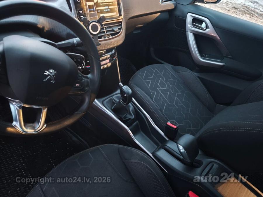 Pelēks Peugeot 2008 2013 Tallina, ar dzinēja tilpumu 1.20 L un nobraukumu 147 tūkst. km par 4500 €, foto 8 vietnē AUTOMOTO.COM.LV