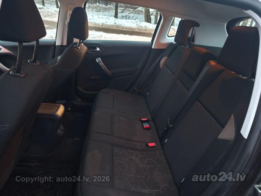 Pelēks Peugeot 2008 2013 Tallina, ar dzinēja tilpumu 1.20 L un nobraukumu 147 tūkst. km par 4500 €, foto 15 vietnē AUTOMOTO.COM.LV
