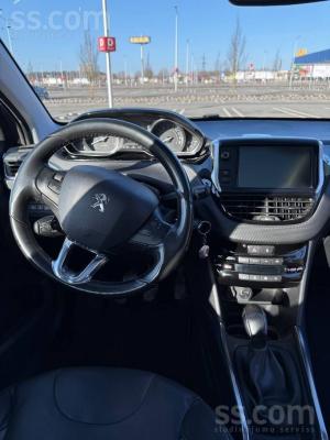 Grey Peugeot 2008 2013 in Daugavpils, with an engine capacity of 1.60 L and mileage of 182 thousand km for 5200 €, photo 5 on AUTOMOTO.COM.LV