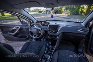 Pelēks Peugeot 2008 2013 Tallina, ar dzinēja tilpumu 1.20 L un nobraukumu 164 tūkst. km par 2600 €, foto 7 vietnē AUTOMOTO.COM.LV