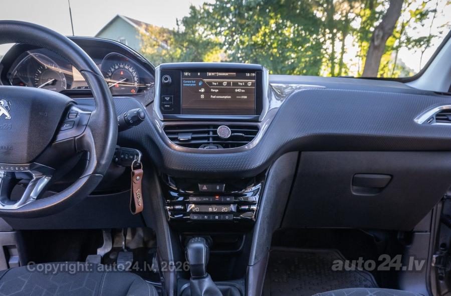Pelēks Peugeot 2008 2013 Tallina, ar dzinēja tilpumu 1.20 L un nobraukumu 164 tūkst. km par 2600 €, foto 8 vietnē AUTOMOTO.COM.LV