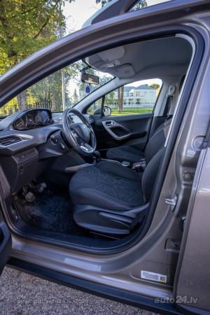 Pelēks Peugeot 2008 2013 Tallina, ar dzinēja tilpumu 1.20 L un nobraukumu 164 tūkst. km par 2600 €, foto 11 vietnē AUTOMOTO.COM.LV