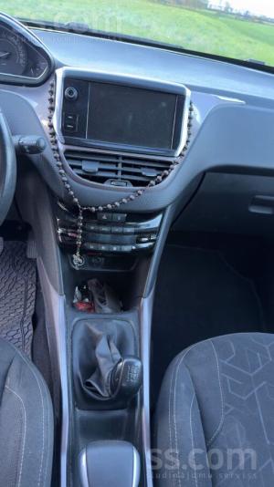 Grey Peugeot 2008 2014 in Riga, with an engine capacity of 1.40 L and mileage of 218 thousand km for 3000 €, photo 3 on AUTOMOTO.COM.LV