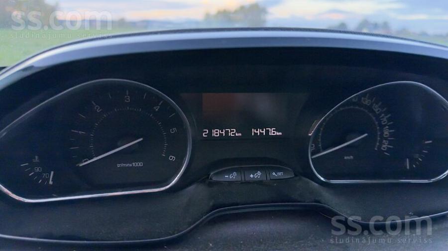 Grey Peugeot 2008 2014 in Riga, with an engine capacity of 1.40 L and mileage of 218 thousand km for 3000 €, photo 10 on AUTOMOTO.COM.LV