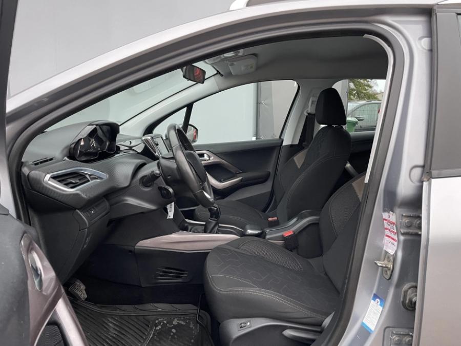 Pelēks Peugeot 2008 2015 Rīga, ar dzinēja tilpumu 1.40 L un nobraukumu 216 tūkst. km par 5450 €, foto 7 vietnē AUTOMOTO.COM.LV