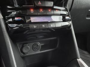 Pelēks Peugeot 2008 2015 Rīga, ar dzinēja tilpumu 1.40 L un nobraukumu 216 tūkst. km par 5450 €, foto 9 vietnē AUTOMOTO.COM.LV