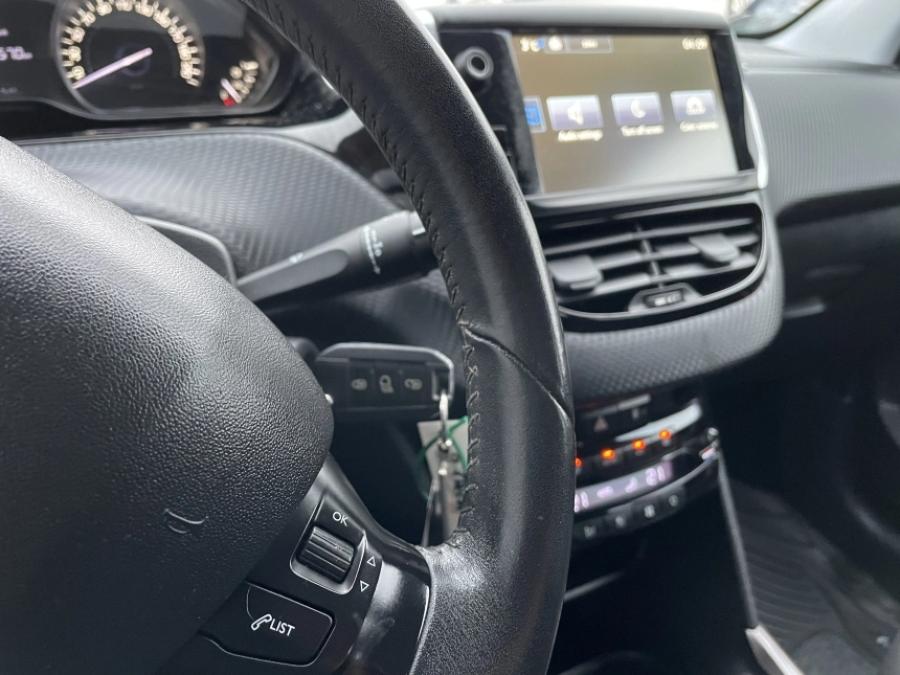 Pelēks Peugeot 2008 2015 Rīga, ar dzinēja tilpumu 1.40 L un nobraukumu 216 tūkst. km par 5450 €, foto 13 vietnē AUTOMOTO.COM.LV