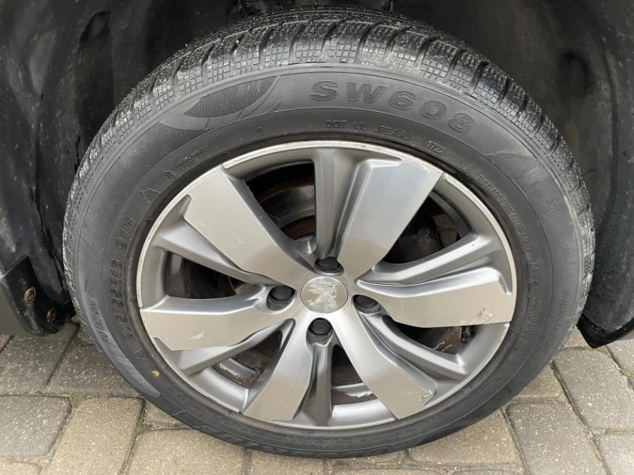 Pelēks Peugeot 2008 2015 Rīga, ar dzinēja tilpumu 1.40 L un nobraukumu 216 tūkst. km par 5450 €, foto 24 vietnē AUTOMOTO.COM.LV