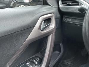 Pelēks Peugeot 2008 2015 Rīga, ar dzinēja tilpumu 1.40 L un nobraukumu 216 tūkst. km par 5450 €, foto 29 vietnē AUTOMOTO.COM.LV