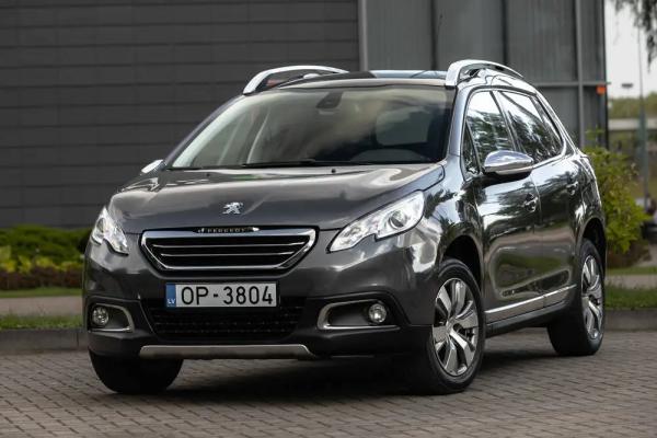 Grey Peugeot 2008 2015 in Jelgava, with an engine capacity of 1.20 L and mileage of 151 thousand km for 5990 €, photo 1 on AUTOMOTO.COM.LV