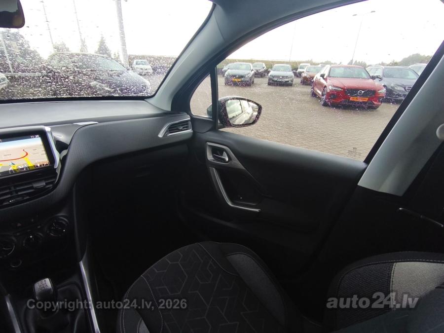 Pelēks Peugeot 2008 2016 Tartu, ar dzinēja tilpumu 1.20 L un nobraukumu 123 tūkst. km par 7490 €, foto 12 vietnē AUTOMOTO.COM.LV