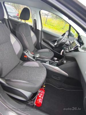 Pelēks Peugeot 2008 2016 Tartu, ar dzinēja tilpumu 1.20 L un nobraukumu 123 tūkst. km par 7490 €, foto 17 vietnē AUTOMOTO.COM.LV