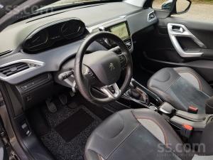 Grey Peugeot 2008 2017 in Riga, with an engine capacity of 1.20 L and mileage of 110 thousand km for 5850 €, photo 9 on AUTOMOTO.COM.LV