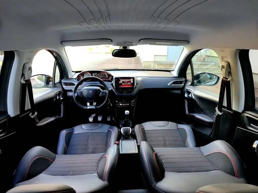 Pelēks Peugeot 2008 2017 Jelgava, ar dzinēja tilpumu 1.20 L un nobraukumu 143 tūkst. km par 7990 €, foto 13 vietnē AUTOMOTO.COM.LV