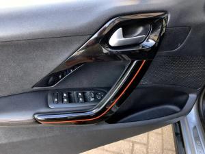 Pelēks Peugeot 2008 2017 Jelgava, ar dzinēja tilpumu 1.20 L un nobraukumu 143 tūkst. km par 7990 €, foto 26 vietnē AUTOMOTO.COM.LV