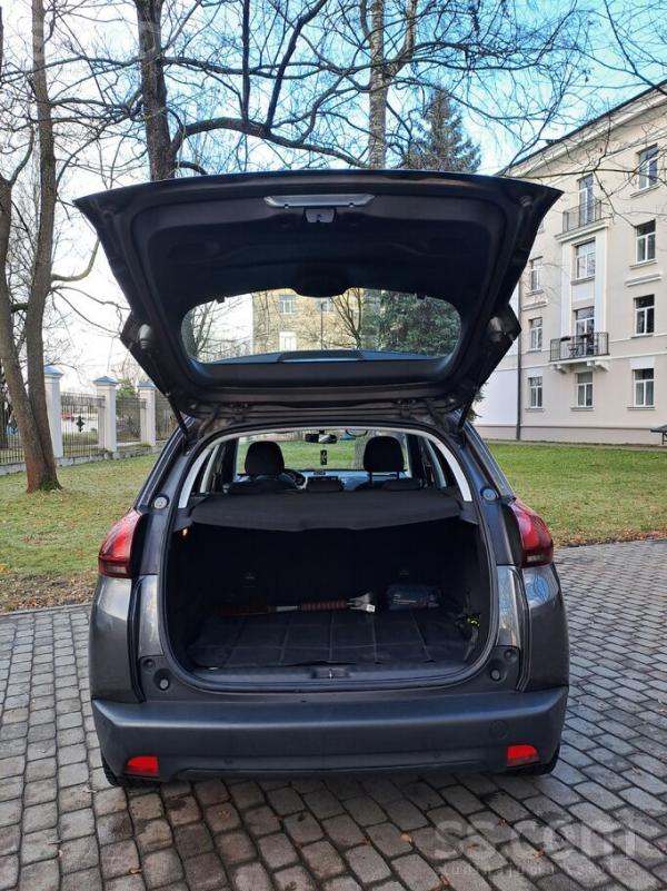 Grey Peugeot 2008 2018 in Riga, with an engine capacity of 1.20 L and mileage of 154 thousand km for 11100 €, photo 6 on AUTOMOTO.COM.LV