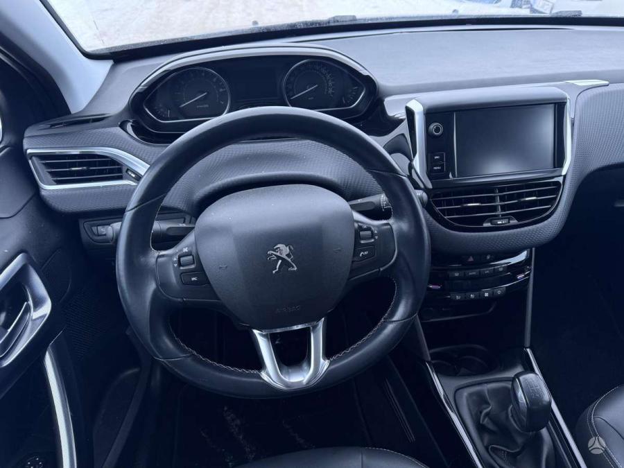 Grey Peugeot 2008 2018 in Taurage, with an engine capacity of 1.20 L and mileage of 91 thousand km for 7300 €, photo 15 on AUTOMOTO.COM.LV