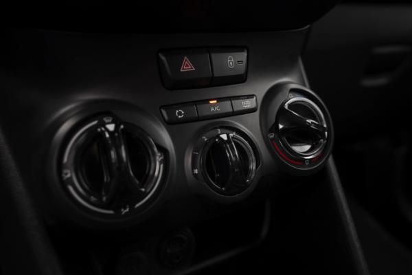Pelēks Peugeot 2008 2018 Rīga, ar dzinēja tilpumu 1.20 L un nobraukumu 131 tūkst. km par 6790 €, foto 3 vietnē AUTOMOTO.COM.LV