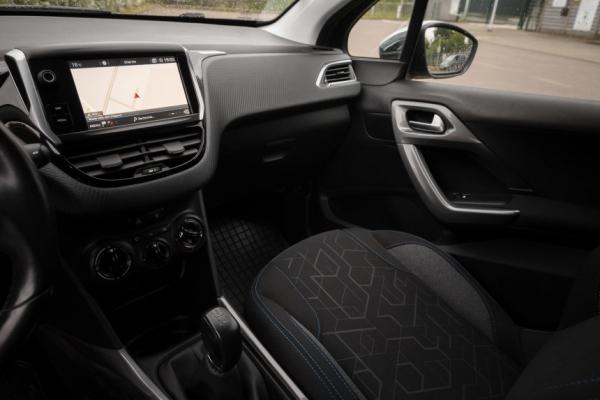 Grey Peugeot 2008 2018 in Riga, with an engine capacity of 1.20 L and mileage of 131 thousand km for 6790 €, photo 8 on AUTOMOTO.COM.LV