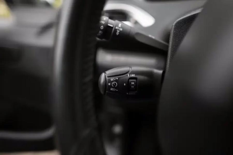 Pelēks Peugeot 2008 2018 Jelgava, ar dzinēja tilpumu 1.20 L un nobraukumu 131 tūkst. km par 6790 €, foto 19 vietnē AUTOMOTO.COM.LV